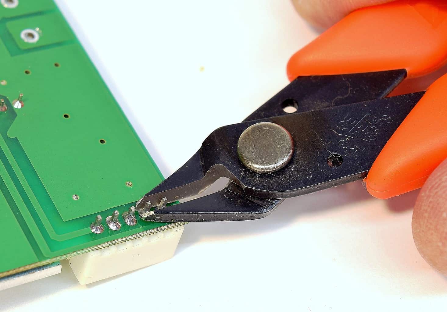 Wiring & Electronics Of A Model Railroad Layout Using Xuron Tools