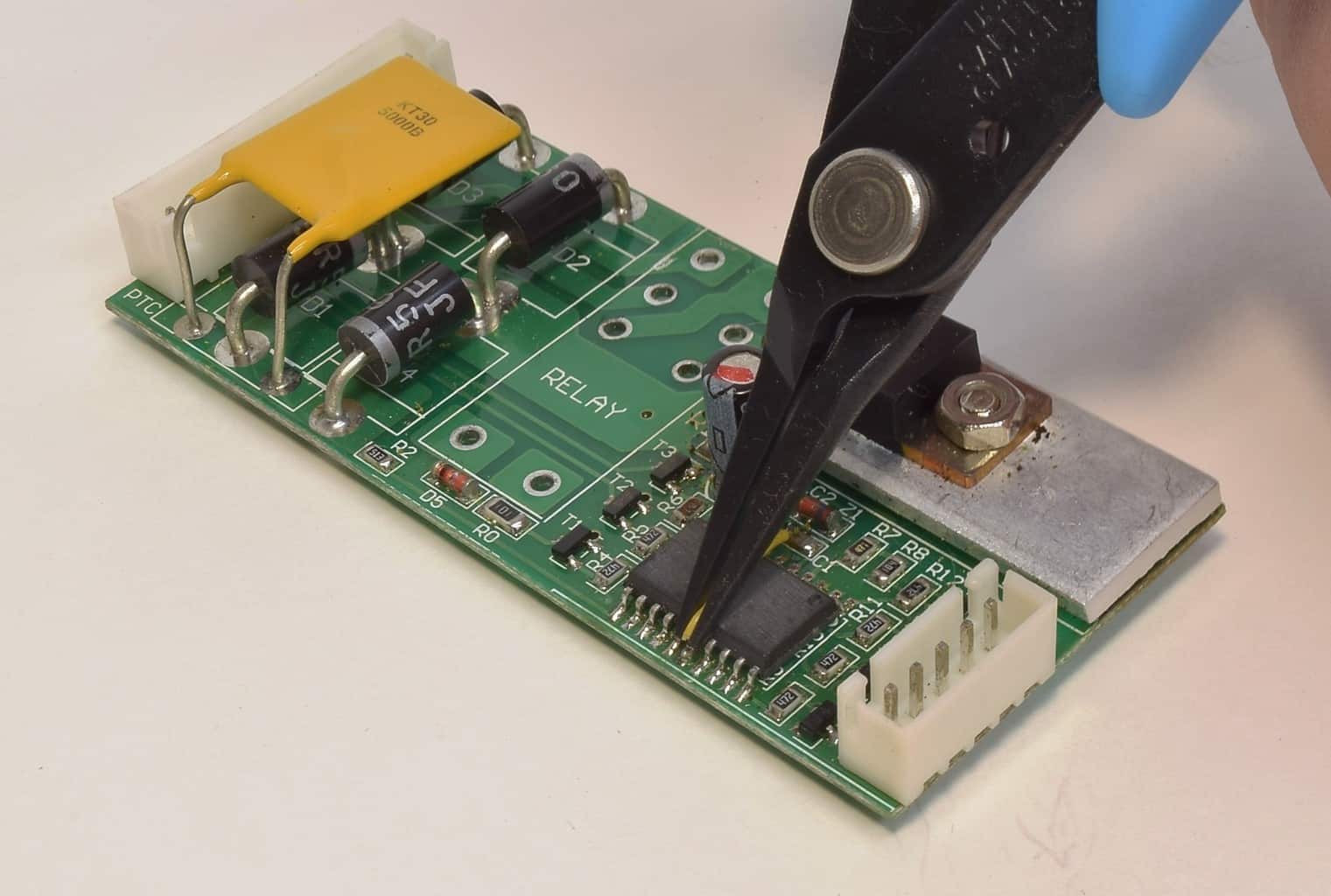 Wiring & Electronics Of A Model Railroad Layout Using Xuron Tools